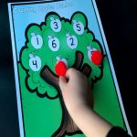 Kindergarten Apple Dice Game-Freebie